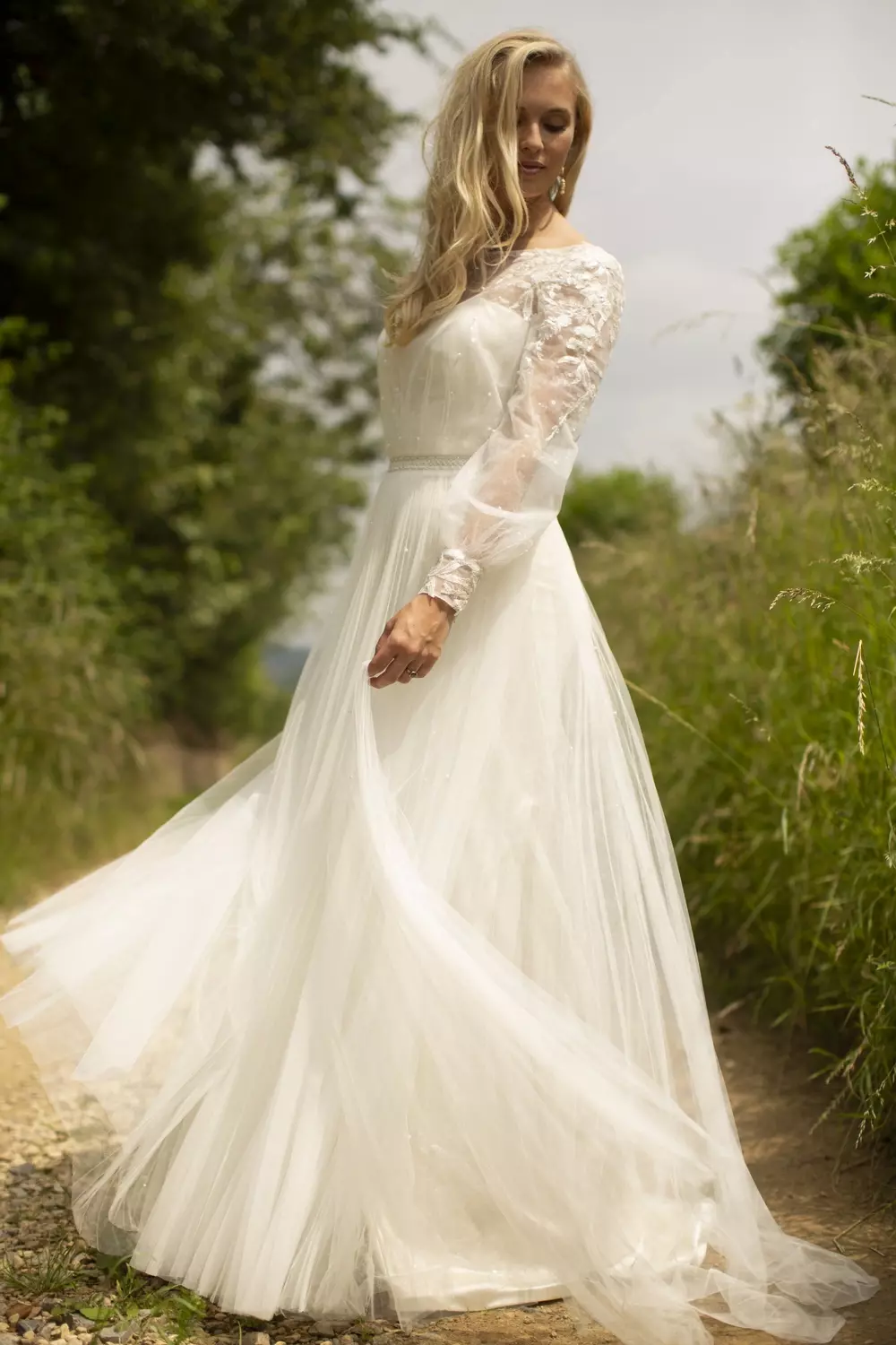 W410 | Bridal Glamour With a Modern Bohemian Twist | True Bride
