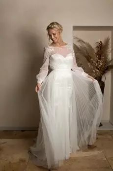 W410 | Bridal Glamour With a Modern Bohemian Twist | True Bride