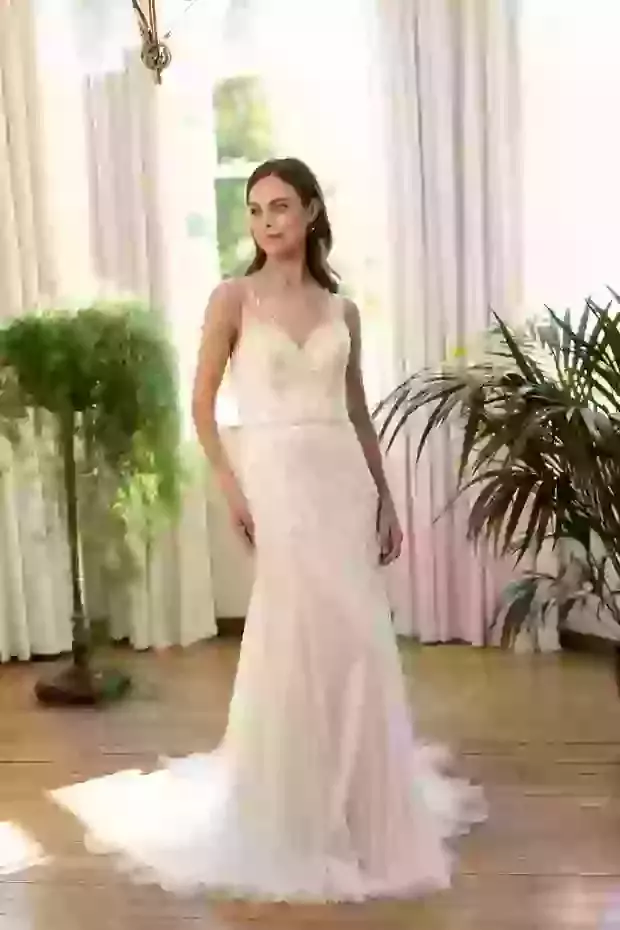 True Bride | Contemporary Wedding Dresses & Vintage Inspired Bridal Gowns