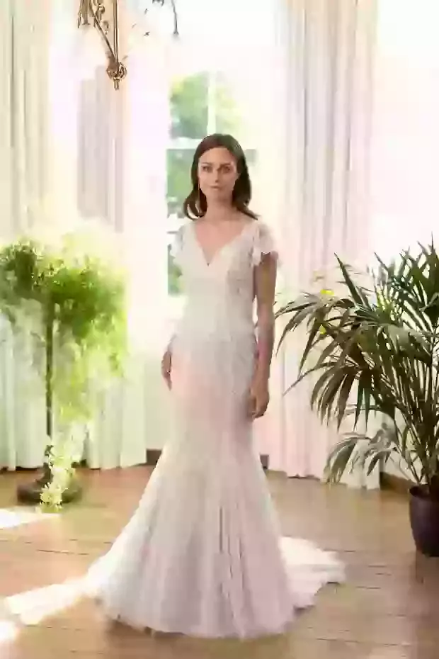 True Bride | Contemporary Wedding Dresses & Vintage Inspired Bridal Gowns