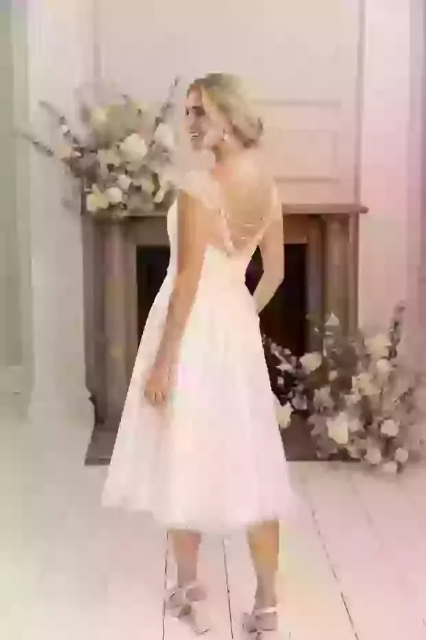True Bride | Designer Wedding Dresses and Bridal Gowns