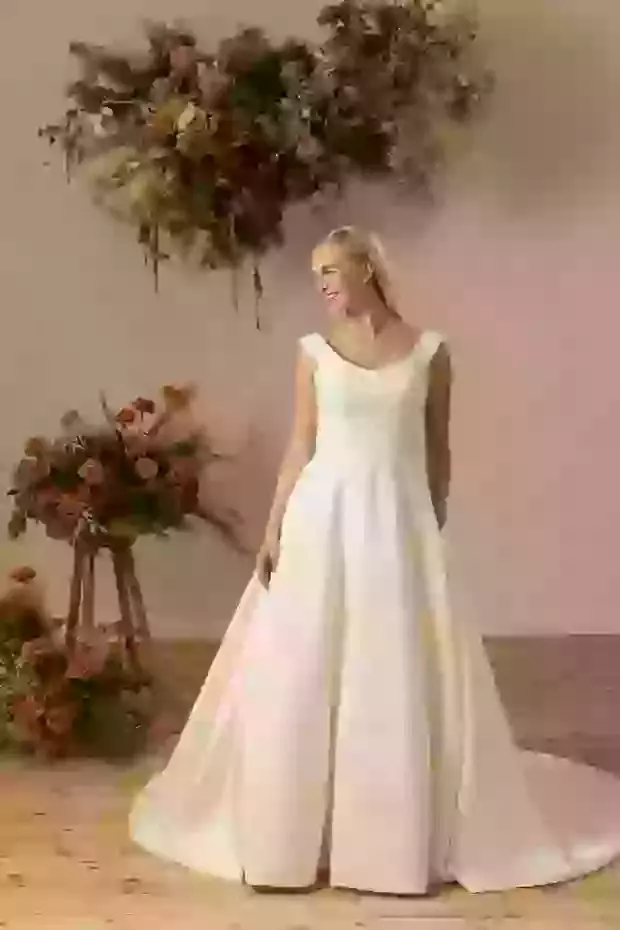 True Bride | Contemporary Wedding Dresses & Vintage Inspired Bridal Gowns