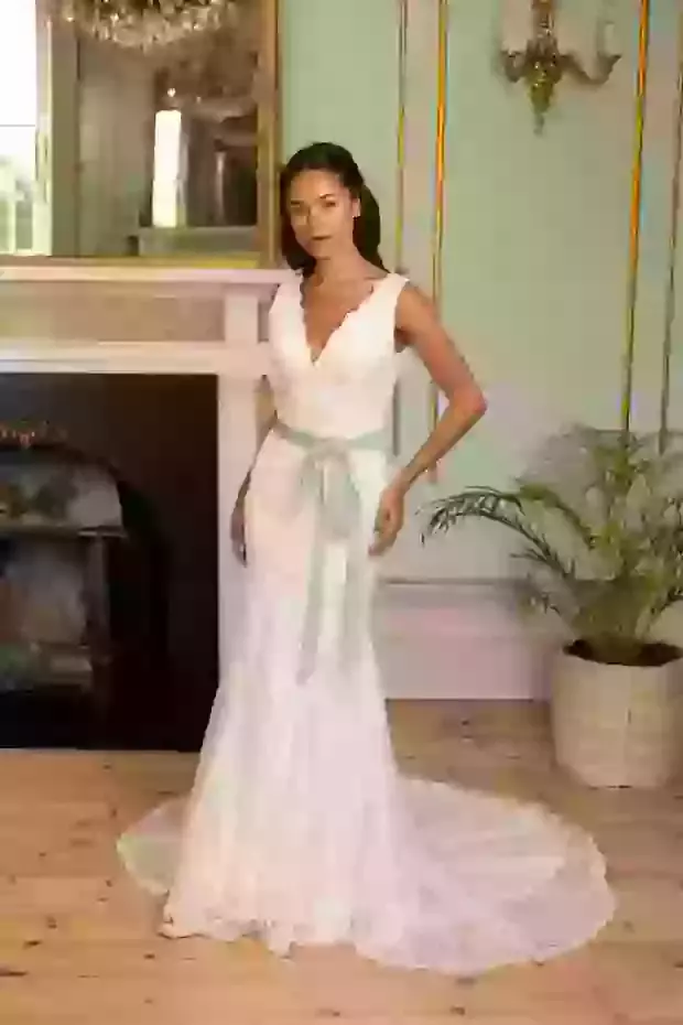 True Bride | Contemporary Wedding Dresses & Vintage Inspired Bridal Gowns